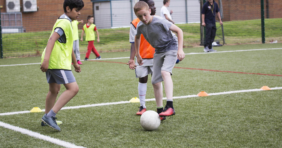Column Elma Drayer: ‘De eindeloze verveling op het AZC’ – Allesoversport.nl